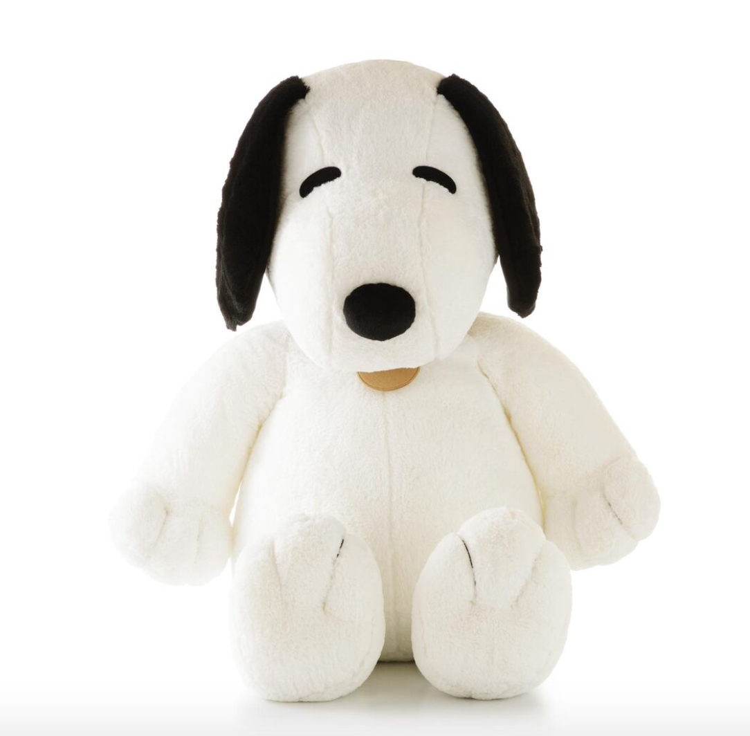 PEANUTS JUMBO CLASSIC SNOOPY – Christine's Hallmark Shop